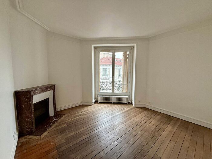 Appartement à louer - Agent Sarre-Centre-Les Vallées-La Garenne, Colombes - 3 pièces - 2 chambres