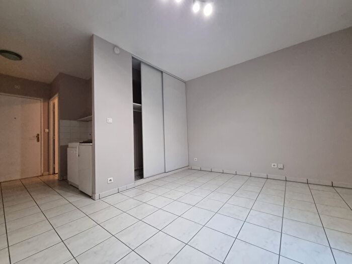 Appartement à louer - Clermont-Ferrand, Vallières, Sallins, Poncillon - 1 pièce