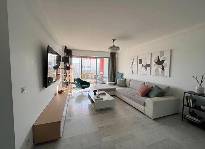 Appartement à vendre - Antibes, Juan-les-Pins, Le Cap - 2 pièces - 1 chambre