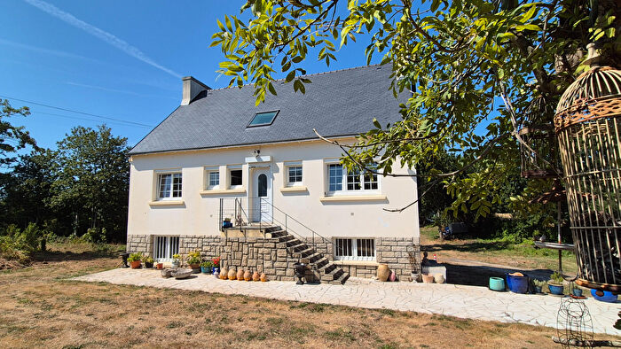 Maison 6 pièces à Plonéour-Lanvern, à vendre