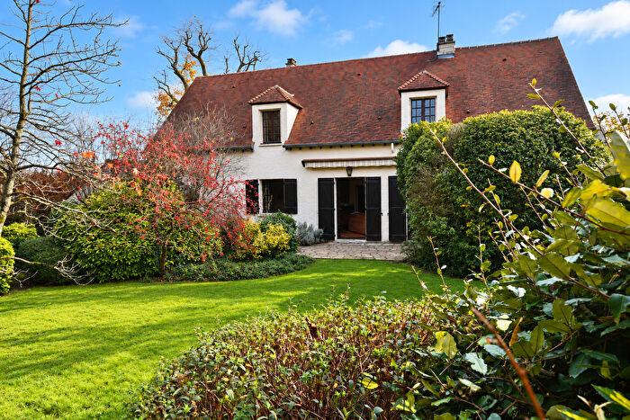 Maison 8 pièces à Bougival, à vendre