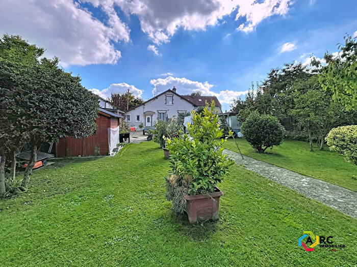 Maison à vendre - Saint-Jean-de-la-Ruelle, Gambetta, Madeleine, Dix Arpents, Clos Neuf - 4 pièces - 3 chambres