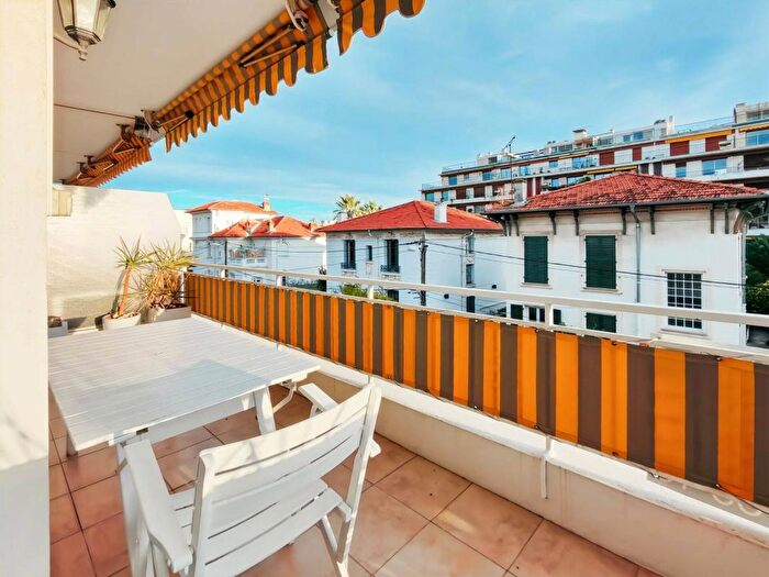 Appartement à louer - Nice, Poètes - 2 pièces - 1 chambre