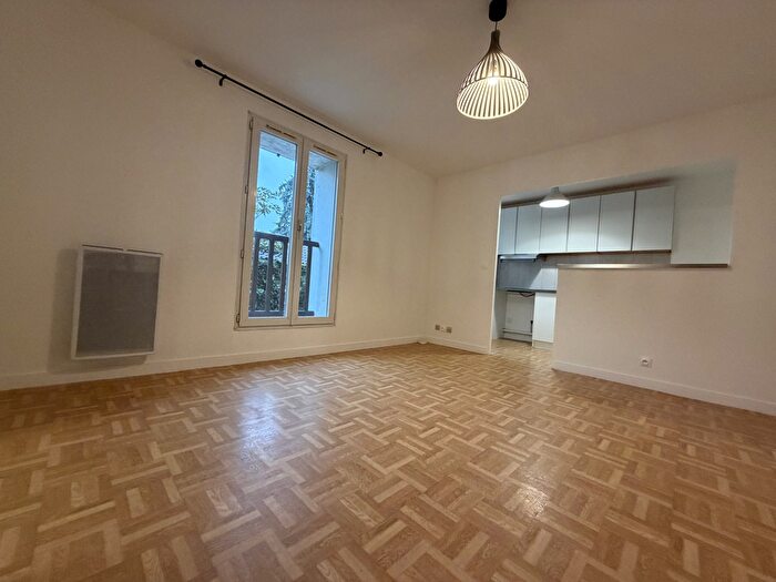 Appartement à louer - Fontenay-le-Fleury - 1 pièce