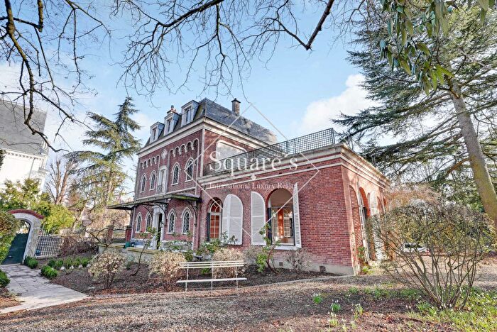 Saint-Cloud, Centre-ville : Maison 7 pièces à vendre