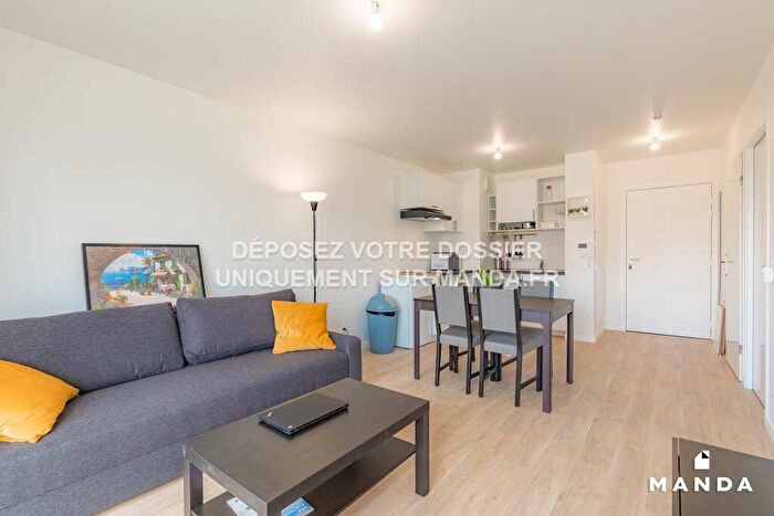 Appartement à louer - Melun, Saint-Liesne - 2 pièces - 1 chambre
