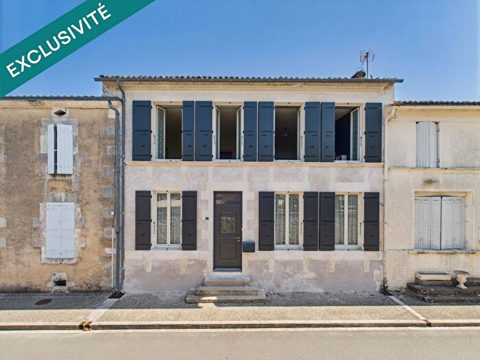 Saint-Romain-de-Benet - Maison 5 pièces à vendre