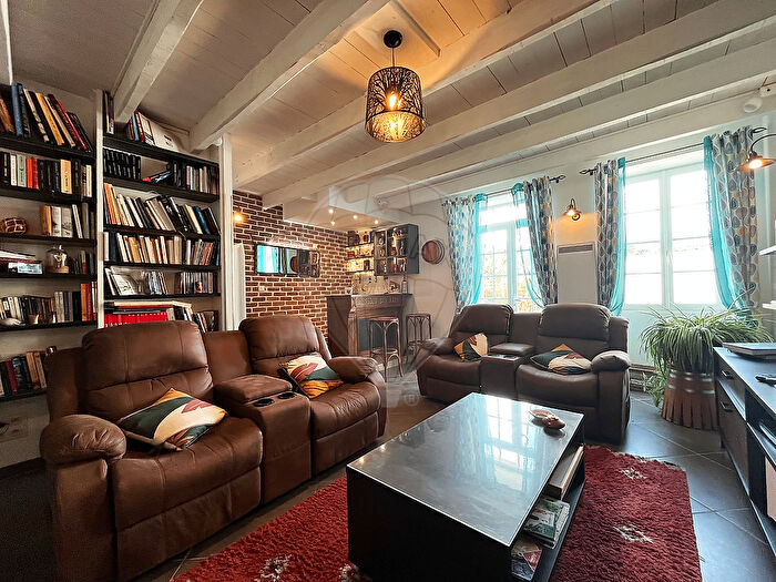 Maison à vendre - Saint-Germain-du-Seudre - 10 pièces - 6 chambres