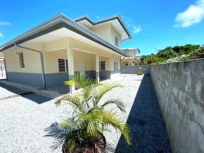 Maison à louer - Cayenne - 4 pièces - 3 chambres