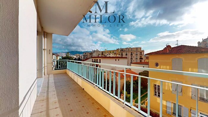 Appartement à louer - Nice, Cessole - 2 pièces - 1 chambre