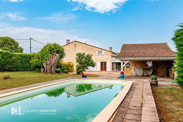 Maison à vendre - Lussac - 7 pièces - 4 chambres