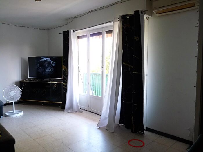 Appartement à vendre - Tarascon - 4 pièces - 2 chambres