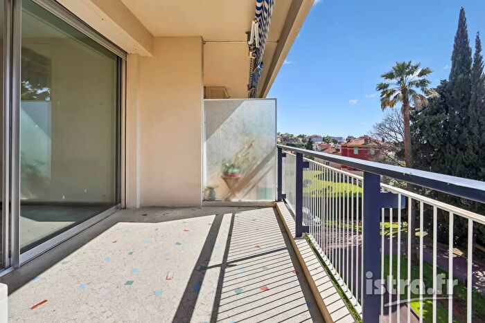 Appartement à vendre - Nice, Cimiez - 3 pièces - 2 chambres