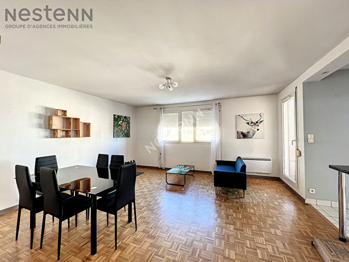 Appartement à louer - Caluire-et-Cuire, Le Bourg - 3 pièces - 2 chambres