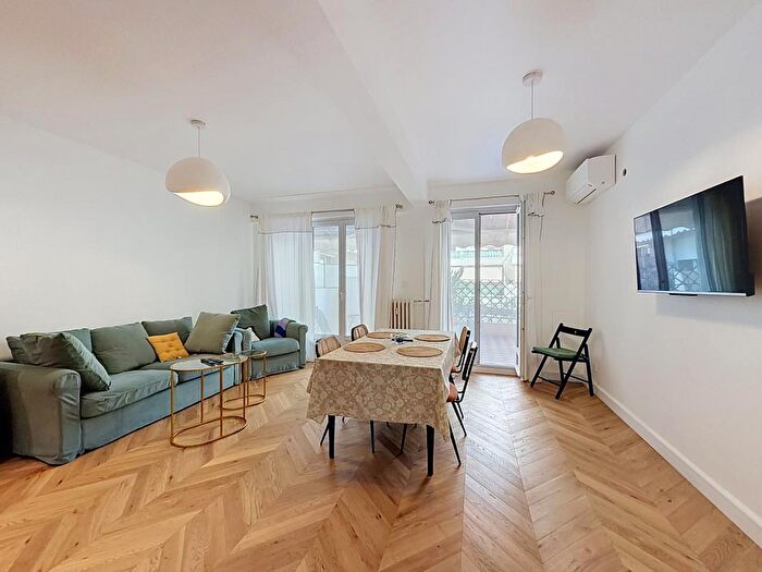 Appartement 3 pièces à Nice, Gambetta, à louer