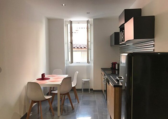 Appartement 2 pièces à Marseille 2ème, Hôtel de ville, à louer