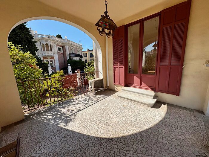 Maison à vendre - Nice, Mont-Boron - 6 pièces - 4 chambres