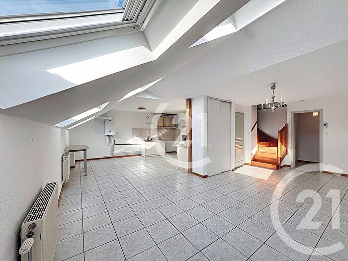 Appartement à vendre - Cravanche - 5 pièces - 4 chambres