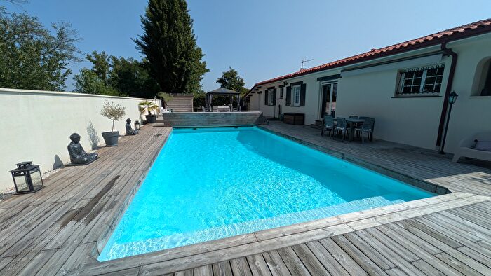 Maison à vendre - Bassens - 6 pièces - 4 chambres