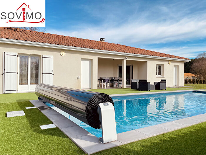 Maison à vendre - Confolens - 6 pièces - 4 chambres