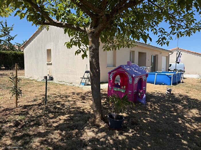 Verteuil-sur-Charente - Maison 4 pièces à vendre