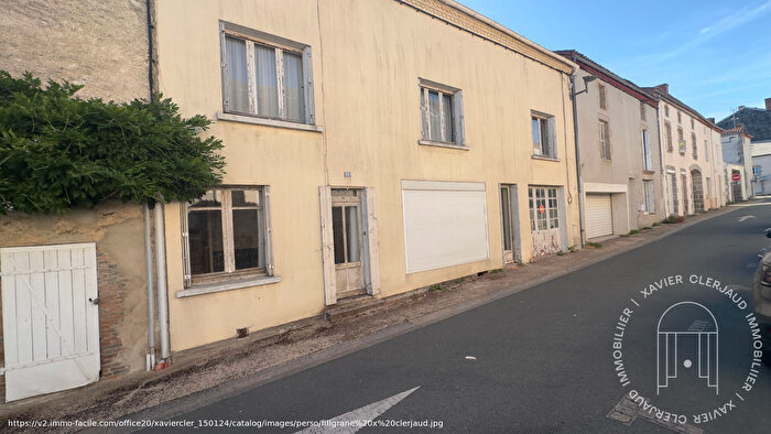Maison à vendre - Nueil-les-Aubiers - 5 pièces - 3 chambres