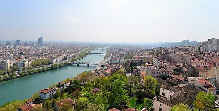 Appartement à louer - Croix Rousse Gros Caillou, Lyon ème - 3 pièces - 2 chambres