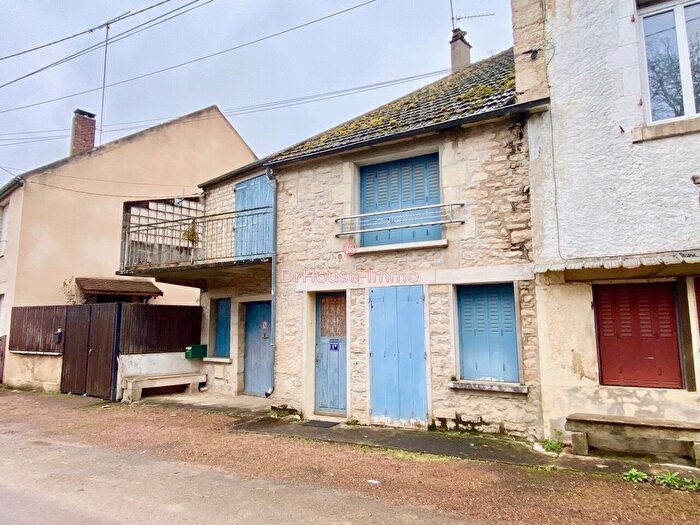 Maison 8 pièces à Dornecy, à vendre