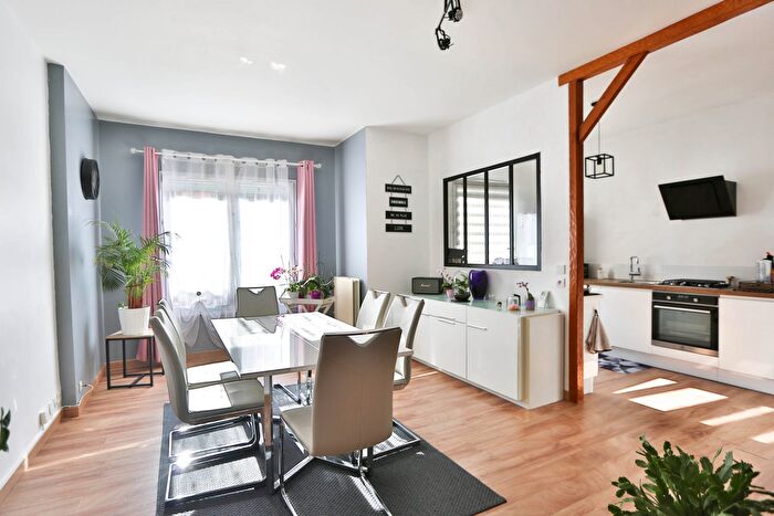 Pontault-Combault, Centre commercial - Appartement 3 pièces à vendre