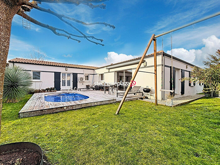 Maison à vendre - Saint-Sulpice-de-Royan - 6 pièces - 4 chambres