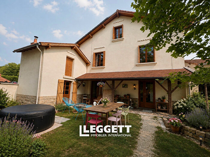 Maison 9 pièces à Cussac, à vendre