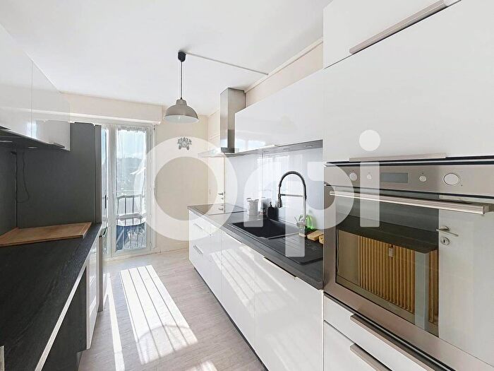 Appartement à louer - Caserne, Brive-la-Gaillarde - 3 pièces - 2 chambres