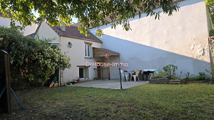 Mantes-la-Ville, Centre-ville : Maison 5 pièces à vendre