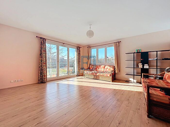 Appartement à vendre - Élancourt, Clé Saint-Pierre, Pissaloup, La Revanche - 3 pièces - 2 chambres