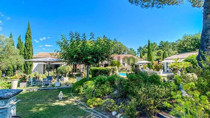 Maisons à vendre et appartements à louer - 1