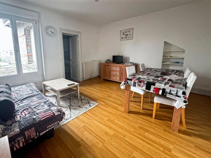 Appartement à louer - Cernay Jamin-Jean Jaurès-Epinettes, Reims - 2 pièces - 1 chambre