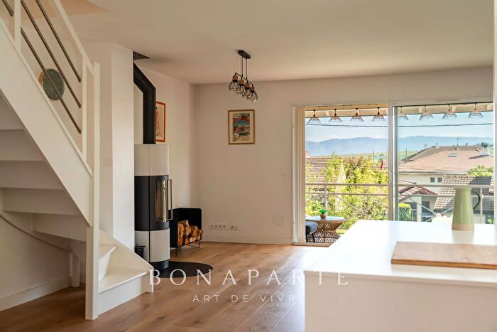 Appartement 5 pièces à Saint-Genis-Pouilly, à vendre