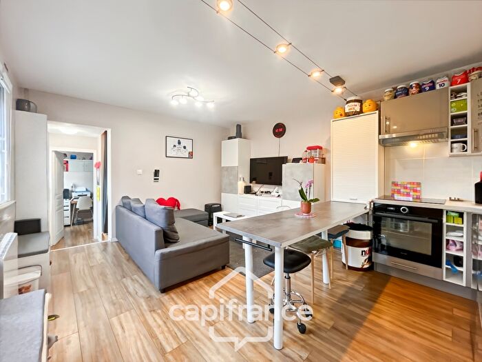 Appartement à vendre - Pontault-Combault, Centre commercial - 4 pièces - 3 chambres