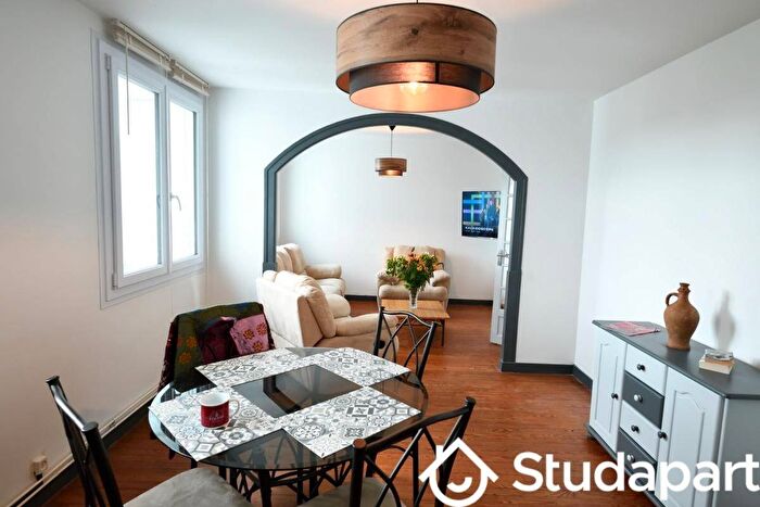 Sud Est, Guingamp : Appartement 1 pièce à louer