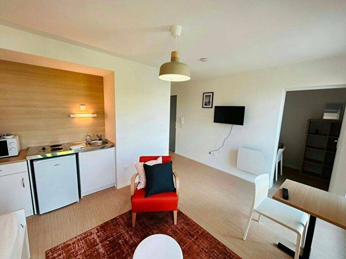 Appartement à louer - Barbâtre-Saint Remy-Verrerie, Reims - 1 pièce