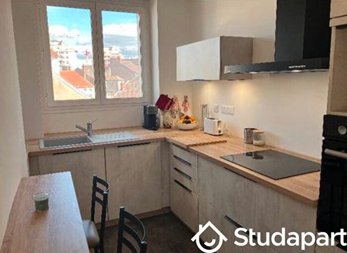 Appartement à louer - Docteur Lavalle, Dijon - 1 pièce - 2 chambres