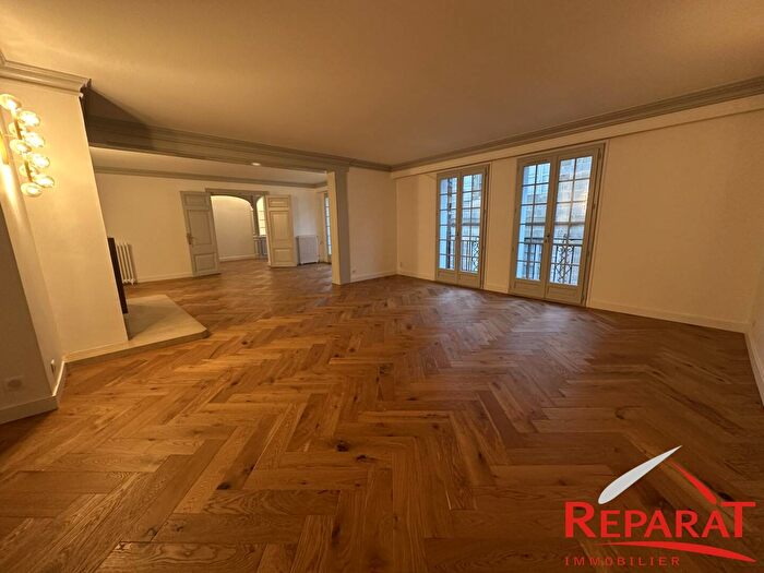 Appartement à louer - Brive-la-Gaillarde - 6 pièces - 3 chambres