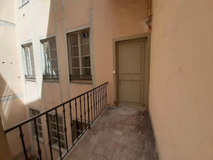Saint Vincent, Lyon 1er arrondissement : Appartement 2 pièces à louer