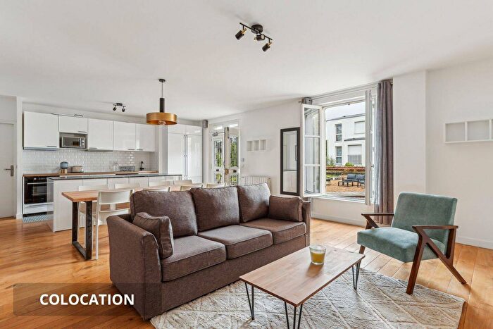 Appartement à louer - La Faiencerie-Le Clos Saint Cyr, Bourg-la-Reine - 8 pièces - 3 chambres