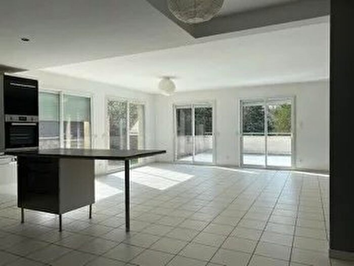 Appartement 6 pièces à Dijon, Voltaire, Champmaillot, à louer
