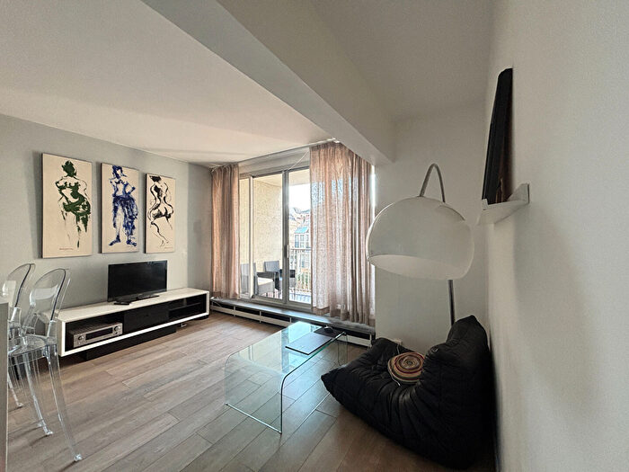 Appartement à louer - Paris e , Dupleix, Motte Picquet - 3 pièces - 2 chambres