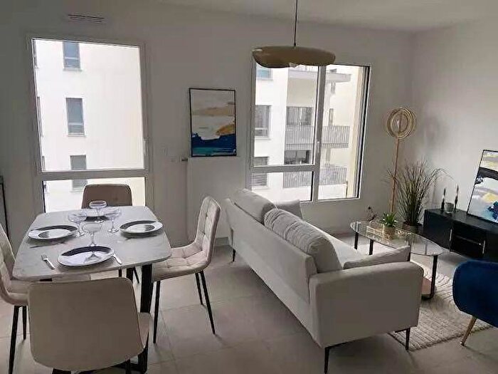 Appartement à louer - Lyon ème arrondissement - 3 pièces - 2 chambres