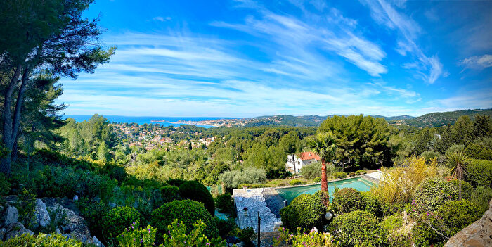 Maison à vendre - Sanary-sur-Mer, Le Pont dArand, Ancien Chemin de Toulon - 14 pièces - 3 chambres