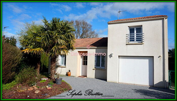 Maison à vendre - Vasles - 4 pièces - 3 chambres