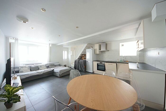 Maison à louer - Centre, Lisses - 3 pièces - 2 chambres